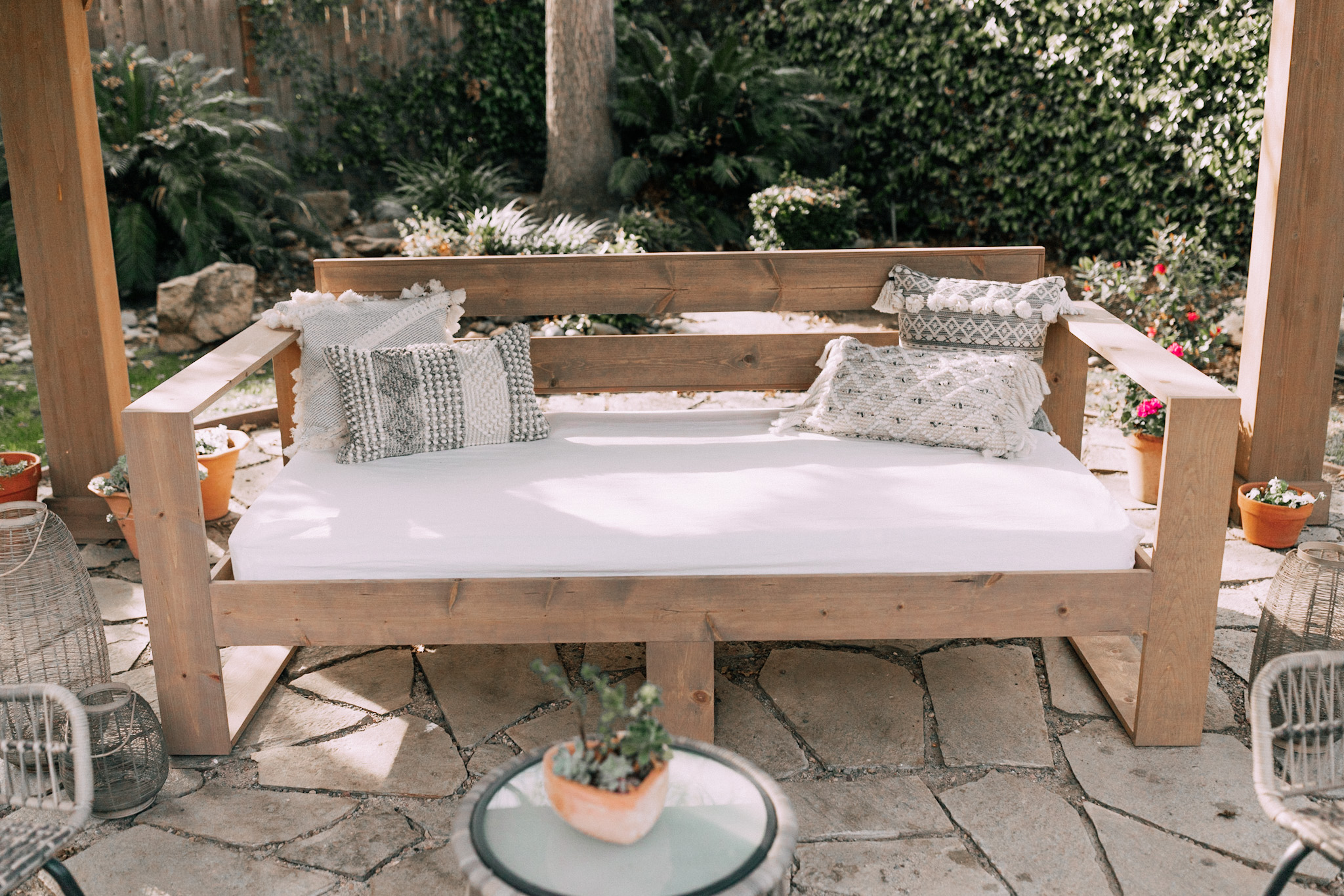 MODERN OUTDOOR DAYBED – This Rustic Soul